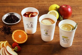 スヌーピーをテーマにした「PEANUTS DINER 横浜」「PEANUTS Cafe 神戸」で、フルーツ香るホットドリンク(全3種)が10/23（水）より期間限定で登場！ - PEANUTS ...